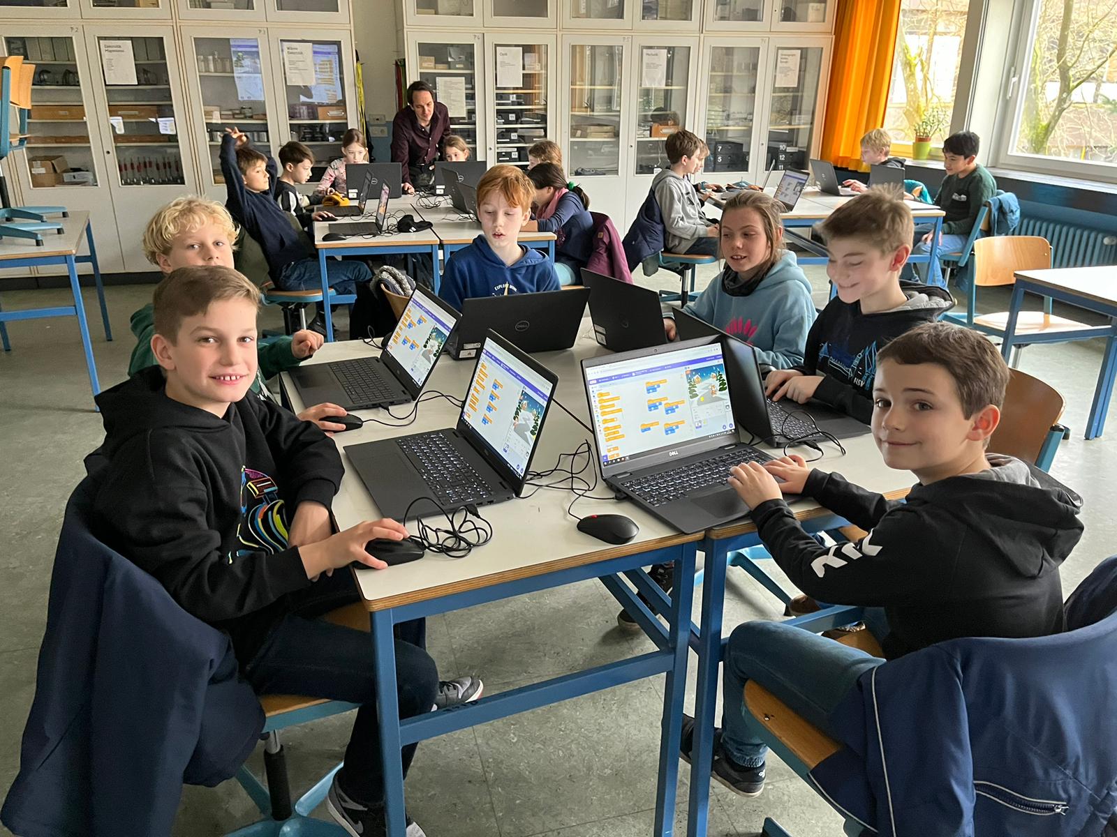Programmieren bei den "Großen" - Schule Duvenstedter Markt